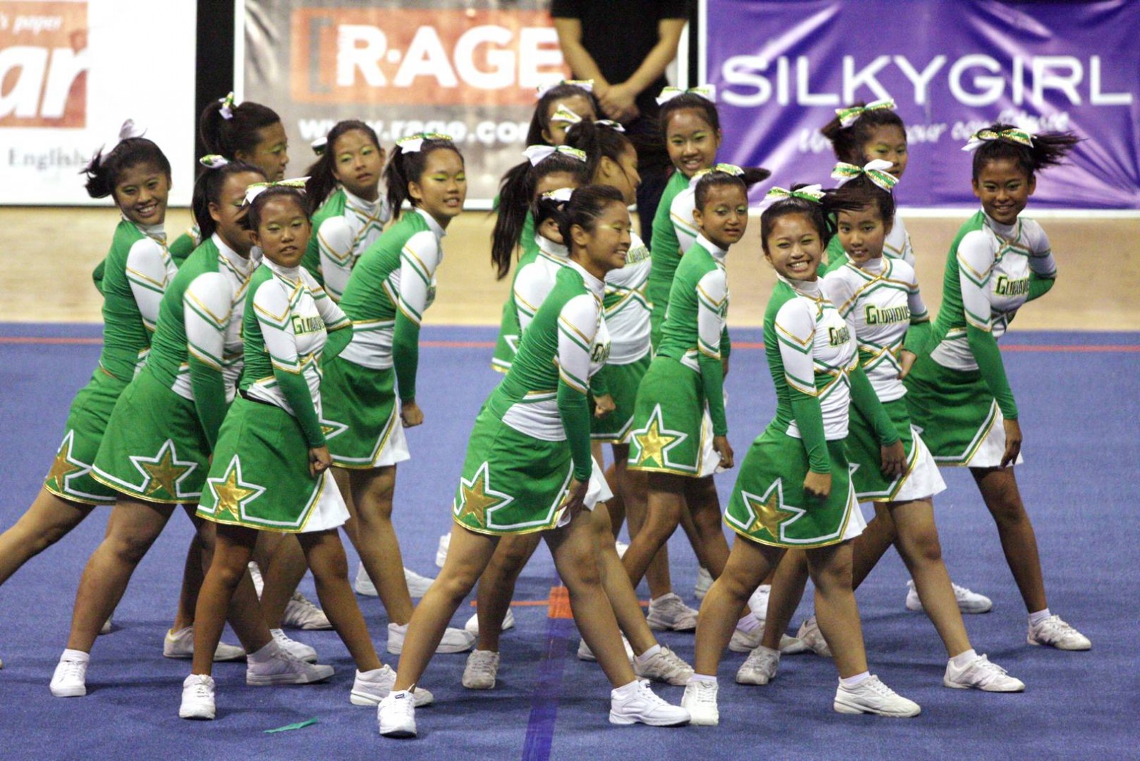 New to cheer - R.AGE | R.AGE