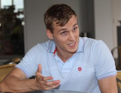 Run, people, run! - R.AGE | R.AGE